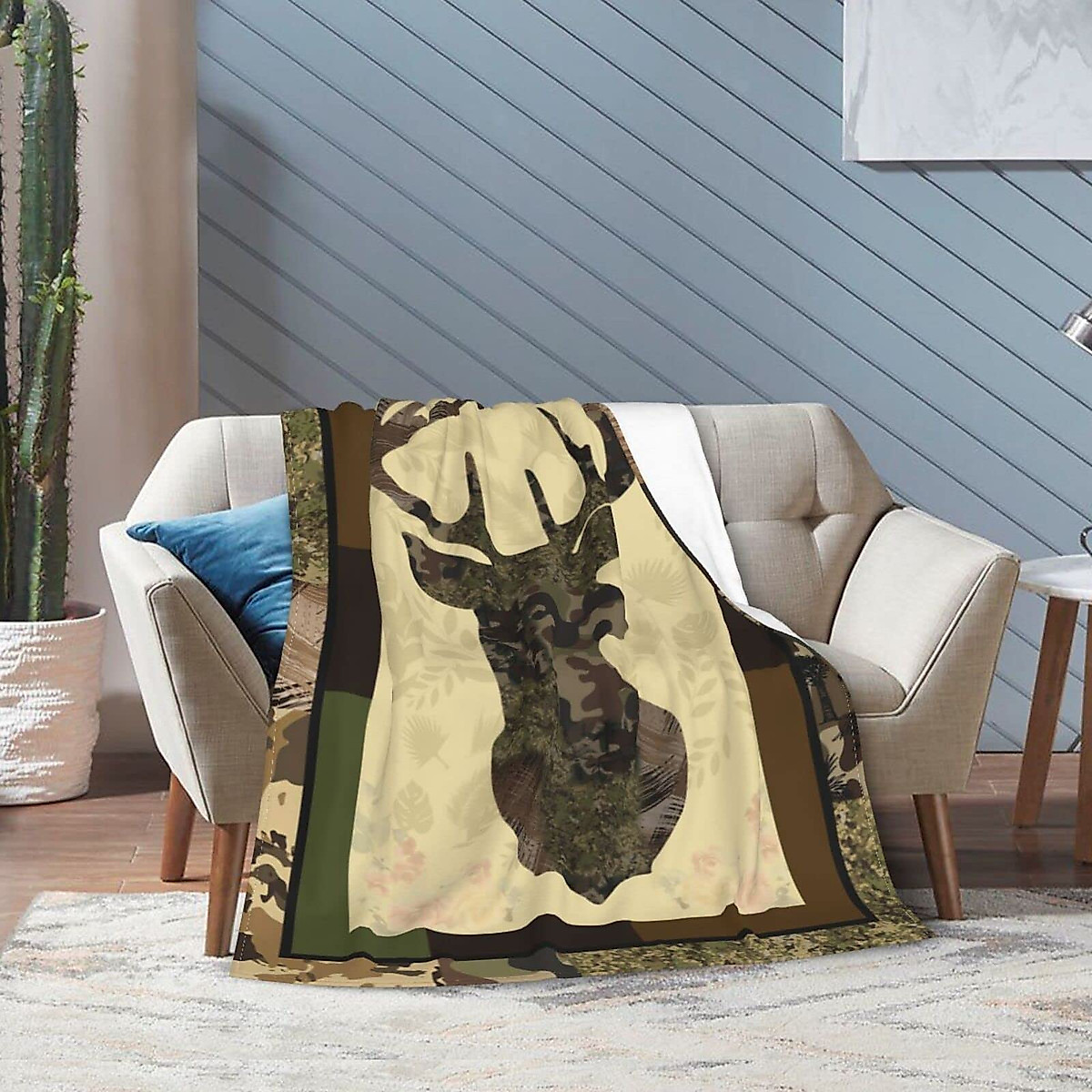 Deer Camouflage Throw Blanket Cozy Plush Camo Hunting Flannel Fleece Ultra Soft Blankets Unisex Lightweight Fuzzy Party Blanket Gifts for Adult Men Bed Couch Sofa Kids 50"x40"
