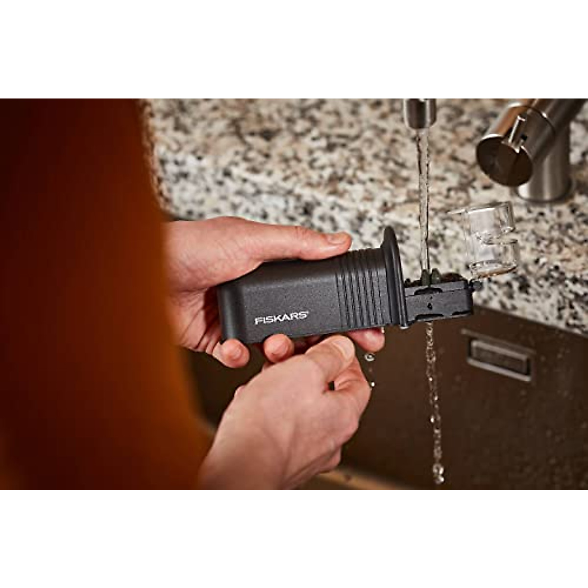 Fiskars, Knife Sharpener with Ceramic Grindstone Roll-Sharp, one Size, Black