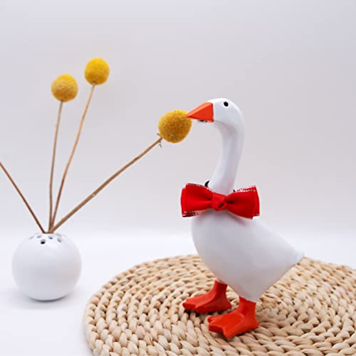 TTKX-BLTU Magnetic Duck Key Holder, Magnetic Goose Key Hooks,Naughty Goose,Cute Keychain, Beautiful Desktop Decoration, Porch Decoration, Funny Home Decorations for Your Home