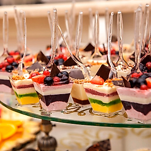 TOFLEN 50 Pack 3.5 oz Plastic Dessert Cups with Spoons for Party, Mini Square Dessert Cups for Yogurt, Parfait, Pudding, Jello and Appetizers, Dessert Shooters