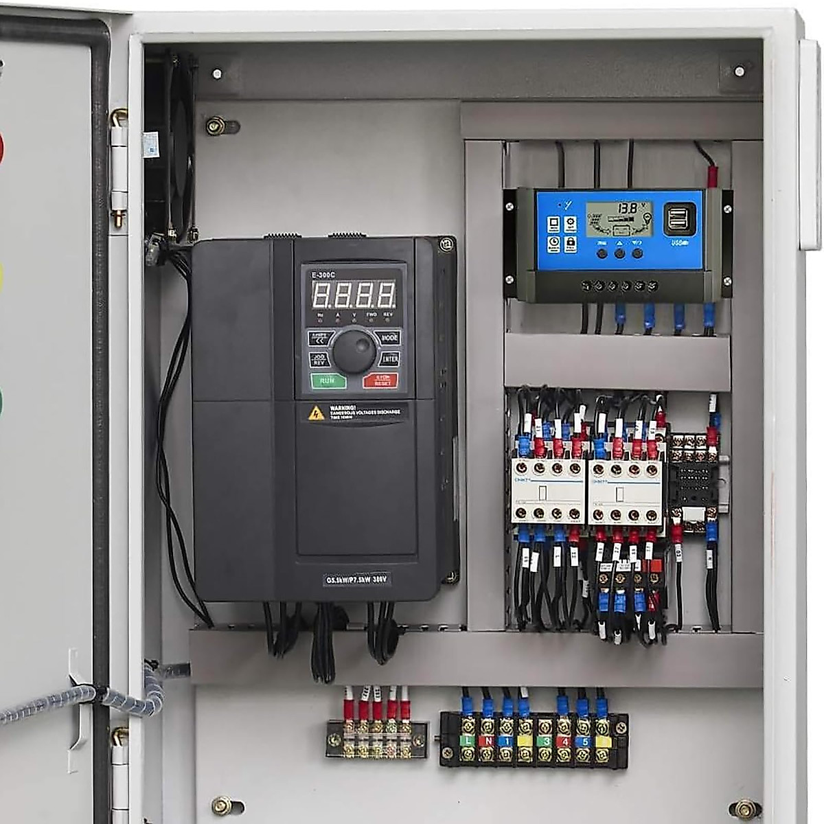 12V/ 24V Auto Solar Charge Controller Photovoltaic Panel Regulator with Adjustable LCD Display Dual USB Port Timer Setting PWM Auto Parameter (30 A)