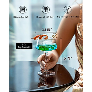 GIHOP Martini Glasses, Lead-Free Crystal Coupe Glasses Set of 2, 9 Oz, Hand-Blown Cocktail Glasses, Fancy Champagne Coupe Glasses for Espresso Martini, Manhattan as Bar Glassware with Deluxe Gift