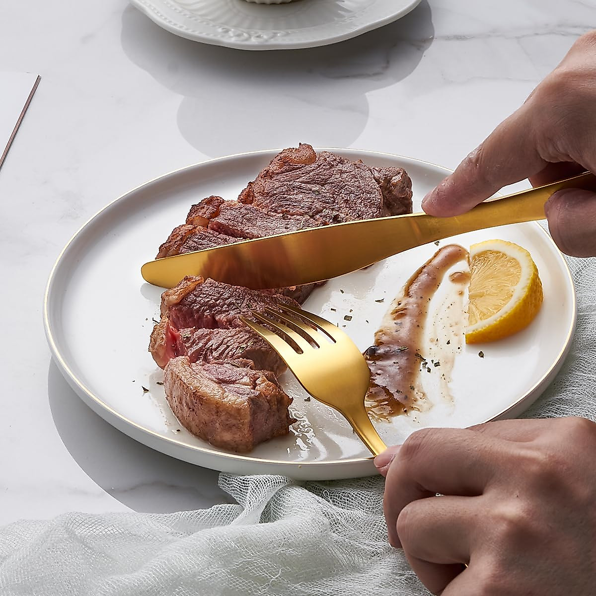 GoGeiLi Matte Gold Dinner Knife Set, 9.4-inch Stainless Steel Satin Finish Gold Dinner Table Knife Set of 6, Dishwasher Safe