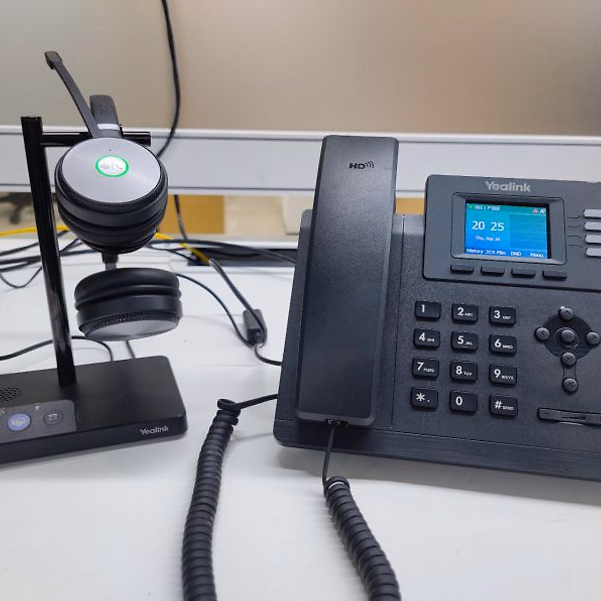 HWUSA YEA-EHS35 Adapter for Connecting Yealink T3X to Wireless WH62/WH63