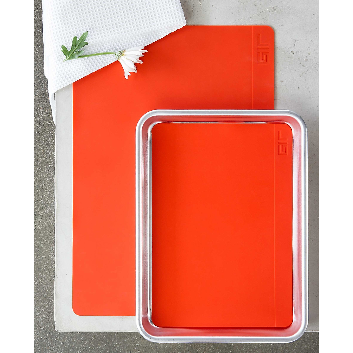 GIR Baking Mat 2-Piece Set: Red
