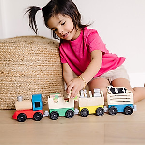 Melissa & Doug Wooden Farm Train Set - Classic Wooden Toy (3 linking cars)