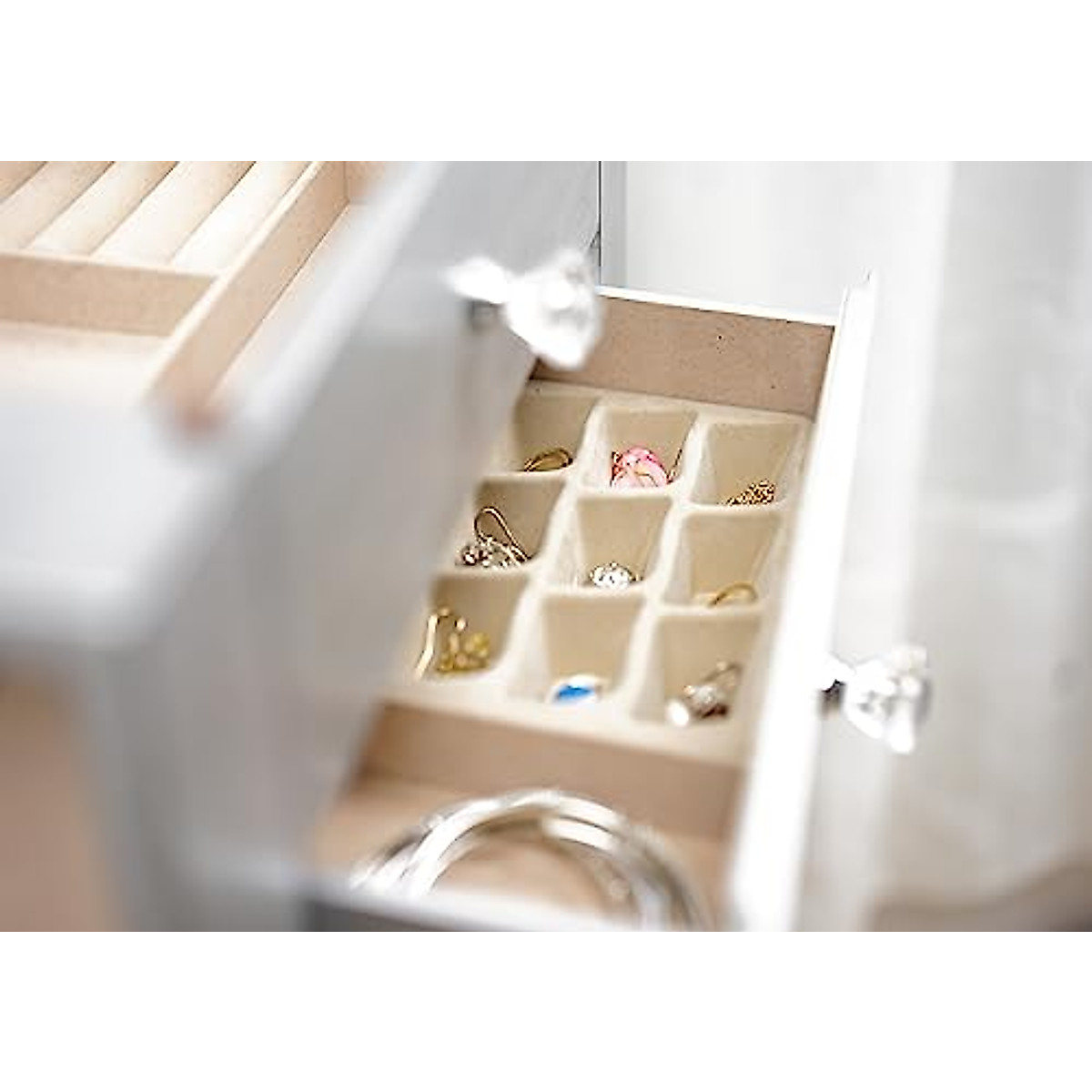 Alveare Home Helena Standing Jewelry Armoire, Silver