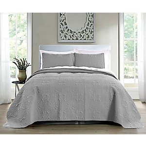 Quilt Set Full/Queen Size Light Grey - Oversized Bedspread - Soft Microfiber Lightweight Coverlet for All Season - 3 Piece includes 1 Quilt and 2 Shams, Geometric Pattern