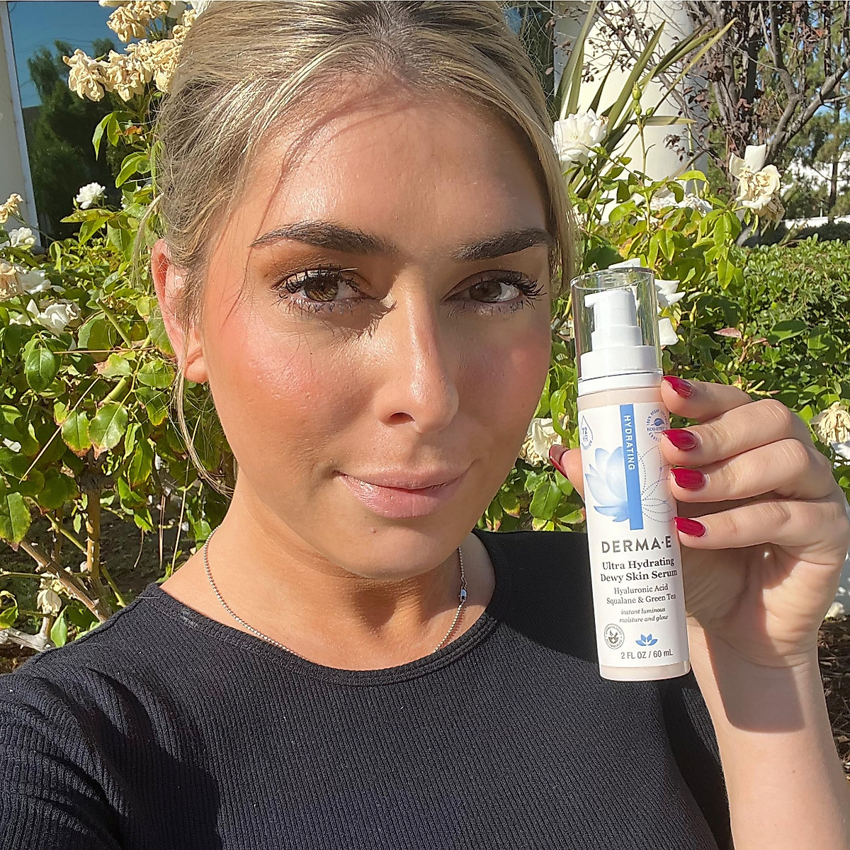 DERMA E Ultra Hydrating Serum with Hyaluronic Acid and Green Tea – All Natural, Antioxidant-Rich Serum – Smoothes Skin – Concentrated Facial Serum, 2oz