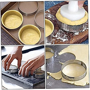 Gcroet 10 Pack 6Cm Steel Tart, Heat-Resistant Perforated Cake Mousse, Round Baking Doughnut Tools, Stainless Steel Muffin Rings Round Muffin Tart Ring Molds for Home Baking