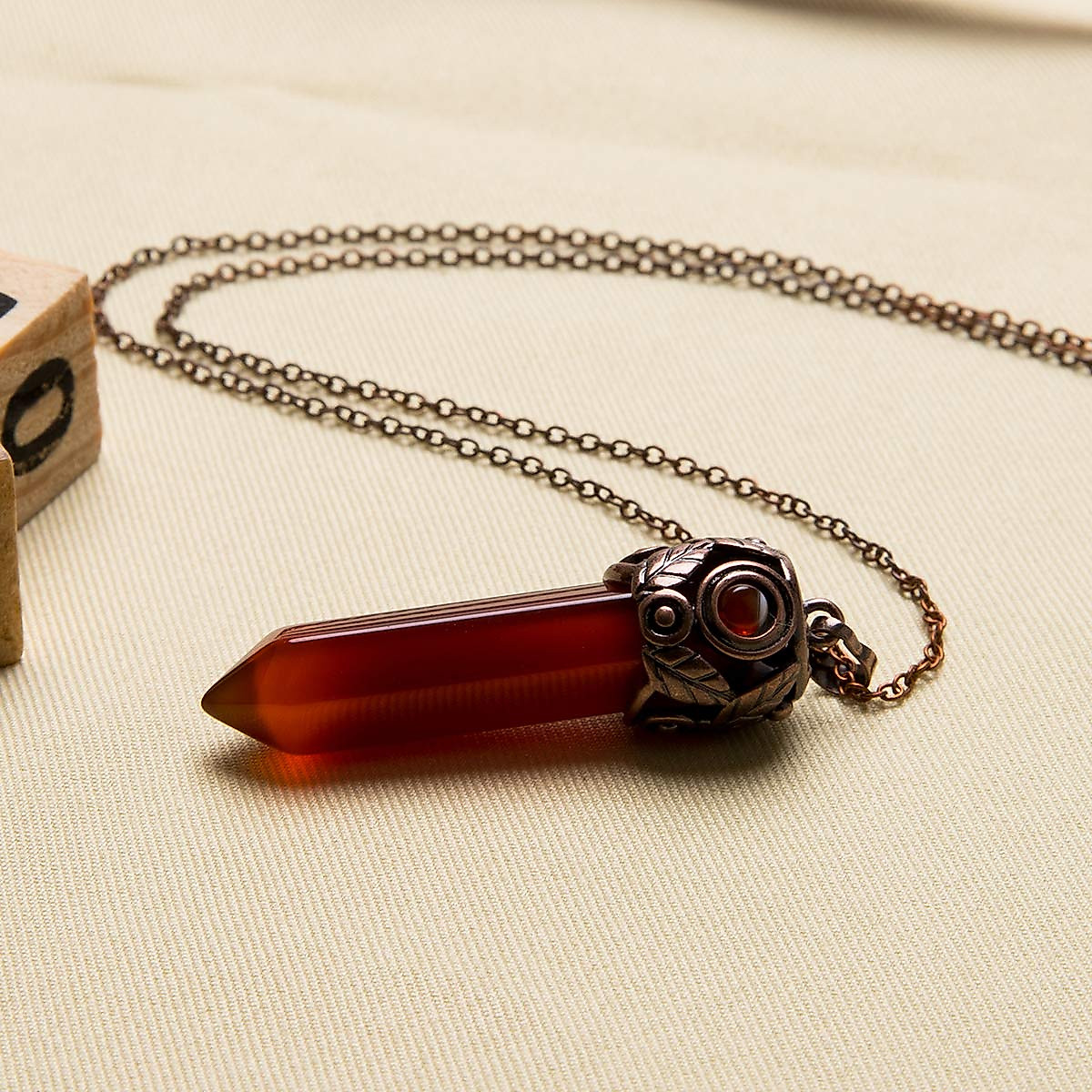 Bivei Crystal Necklace Men Women Red Agate Chakra Crystals and Healing Stones Necklaces Retro Antique Brass Hexagonal Prism Gemstone Quartz Rock Pendant Witch Vampires Jewelry Gift (Red Agate)