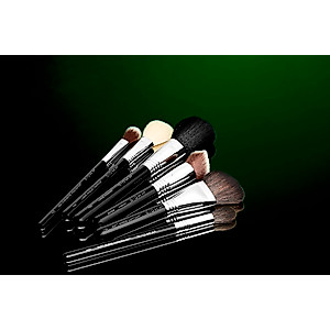 Sigma Beauty Professional F23 Soft Angled Contour™ synthetic Face Makeup Brush with SigmaTech® fibers for Contouring, Sculpting and Highlighting