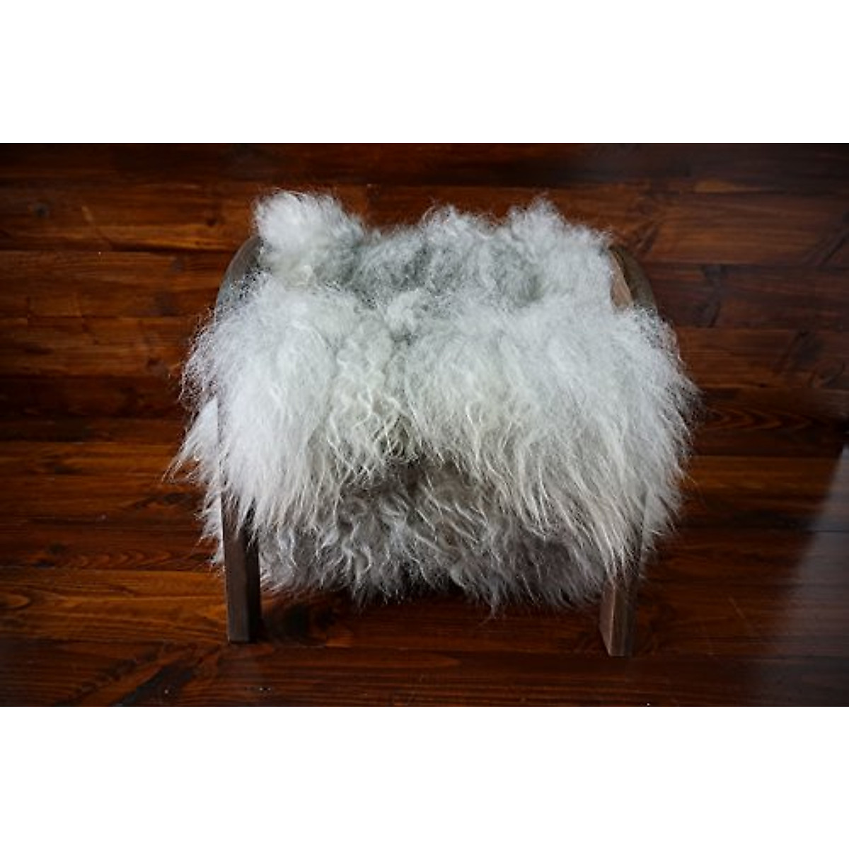 MILABERT Oak Wood Magazine Rack with Genuine Silver Norwegian Pelssau Sheepskin Rug - Soft Curly Wool - Design Furniture (MR10)