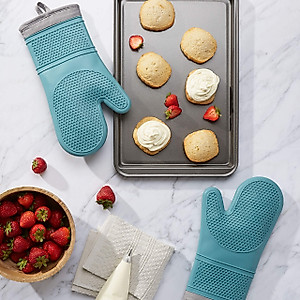 Town & Country Living Silicone Oven Mitts, 500 Degree Heat Resistant, Machine Washable, 2-Pack, Textured Teal