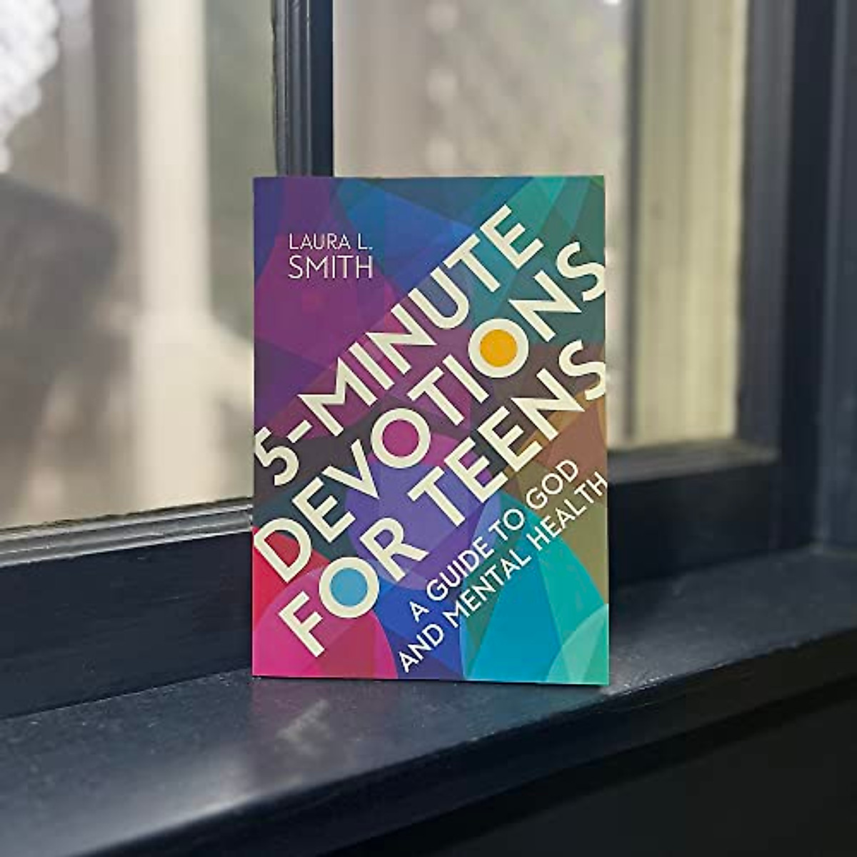 5-Minute Devotions for Teens: A Guide to God and Mental Health