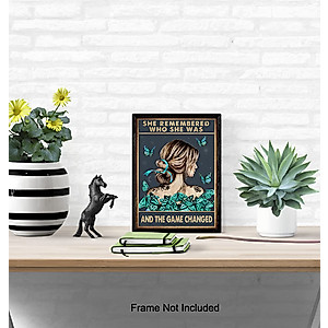 She Remembered Who She Was And The Game Changed - Positive Quotes Wall Decor - Uplifting Inspirational Encouragement Gifts for Women, Teen Girls - Motivational Wall Art - Light Blue Boho Decoration