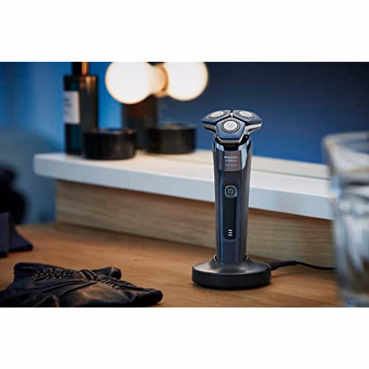 Philips Norelco Shaver 7800, Rechargeable Wet & Dry Electric Shaver with SenseIQ Technology, Quick Clean Pod, Charging Stand, Travel Case and Pop-up Trimmer, S7885/85