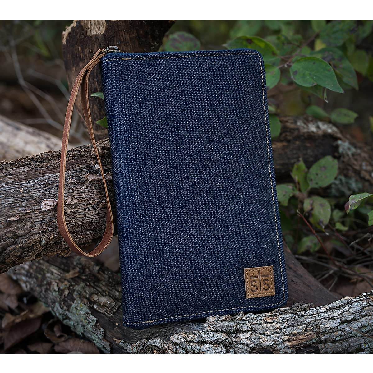 STS Ranchwear Women's Blue Bayou Collection Denim Zip Around BA Wallet Wristlet Clutch, One Size