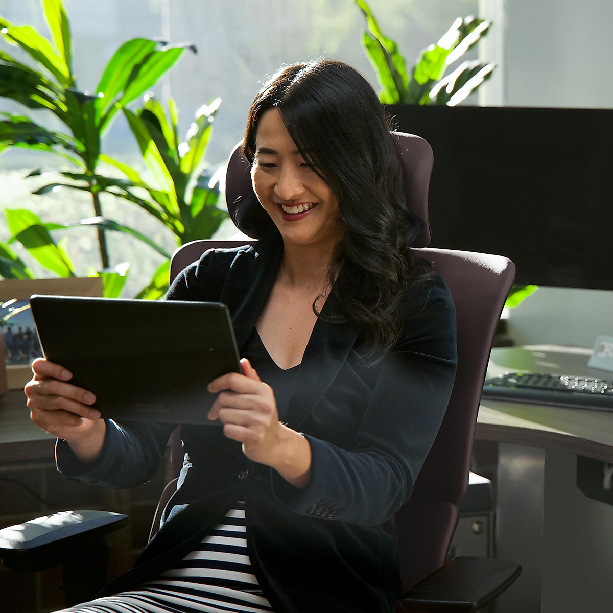 X-Chair X4 High End Executive Chair, Brown Leather with Headrest - Ergonomic Office Seat/Dynamic Variable Lumbar Support/Floating Recline/Stunning Aesthetic/Adjustable/Perfect for Office or Boardroom