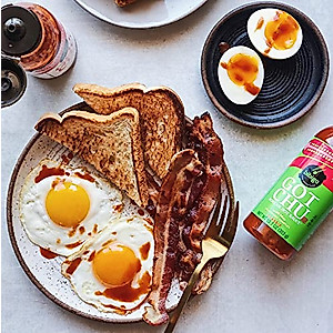 bibigo GOTCHU - Classic Korean Hot Sauce, Made with Gochujang Fermented pepper paste, Low Heat Sweet-Spicy-Savory-Earthy Flavor [10.7 Oz Squeeze Bottle]