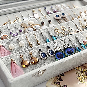 Wudygirl Velvet Clear Lid Earring Box Organizer Storage 32 Pairs Earrings Stud Tray Showcase Display Case（Earring Storage）