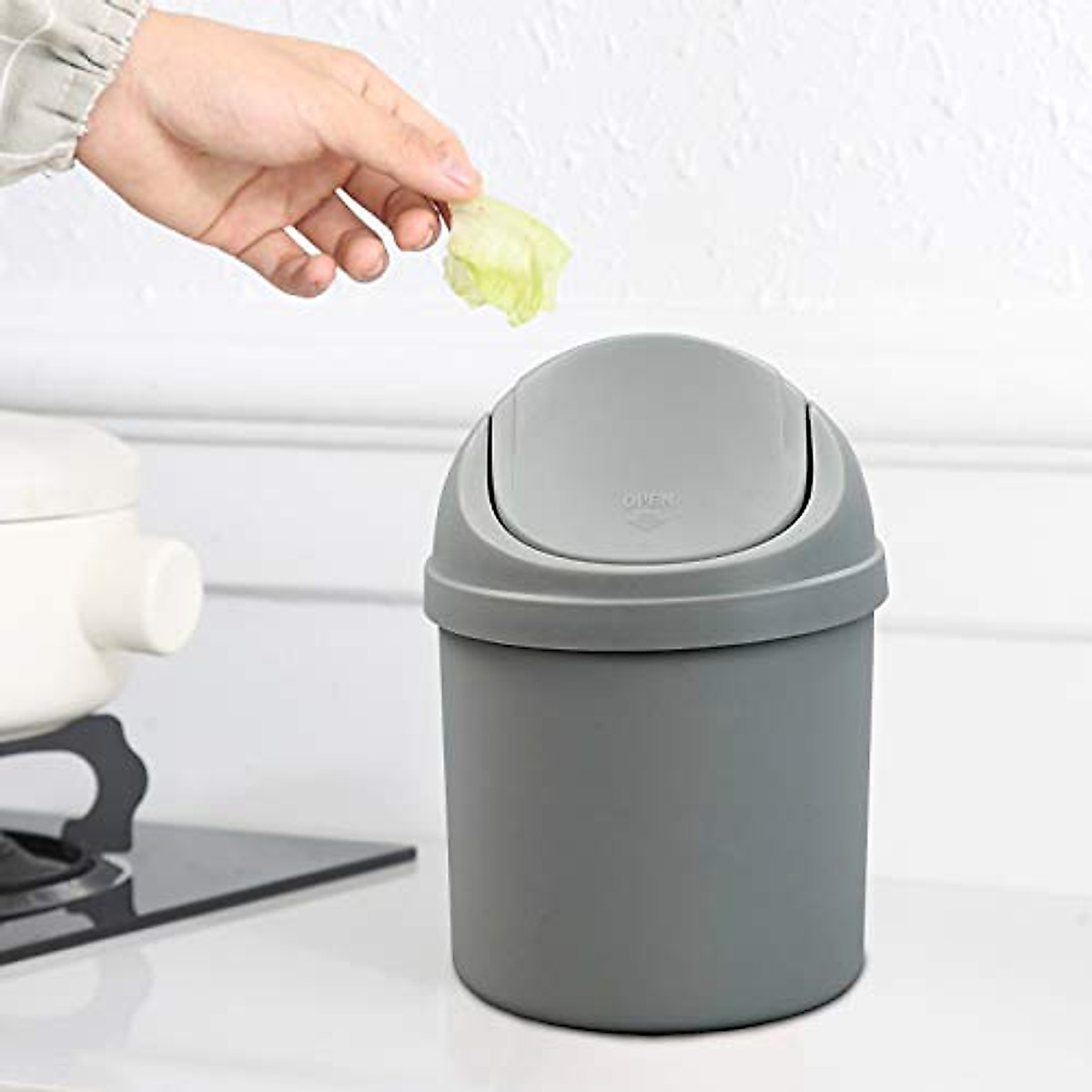 Qskely 2 L Plastic Mini Desktop Trash Can, Tiny Garbage Can with Swing Lid, Gray