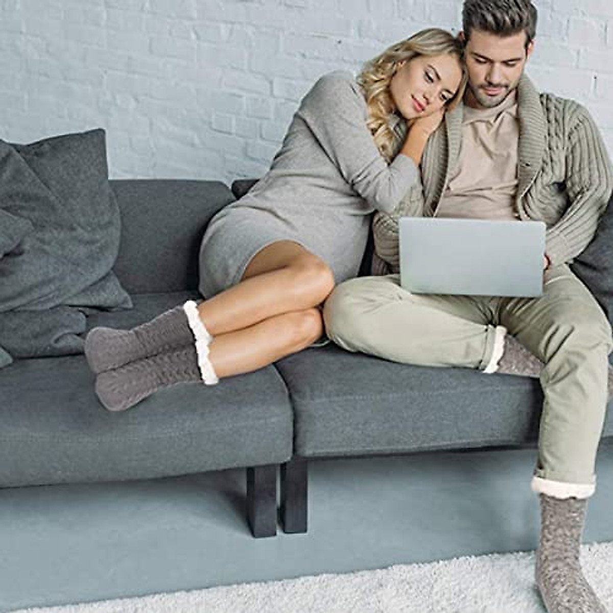 SIMIYA Mens Warm Fleece Lined Winter Soft Non Slip Socks Christmas Gift Mens Slipper Socks(Grey), Medium