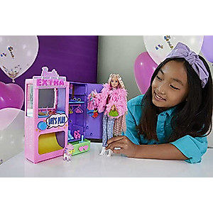 Barbie Extra Surprise Fashion Playset with 20 Pieces Including Pet Poodle, Closet and Push-Button Feature That Dispenses Fashion Accessories, Gift for 3 Year Olds & Up