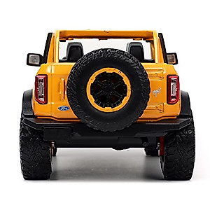 Jada Toys Just Trucks 1:24 2021 Ford Bronco Die-cast Car Orange with Tire Rack, Toys for Kids and Adults