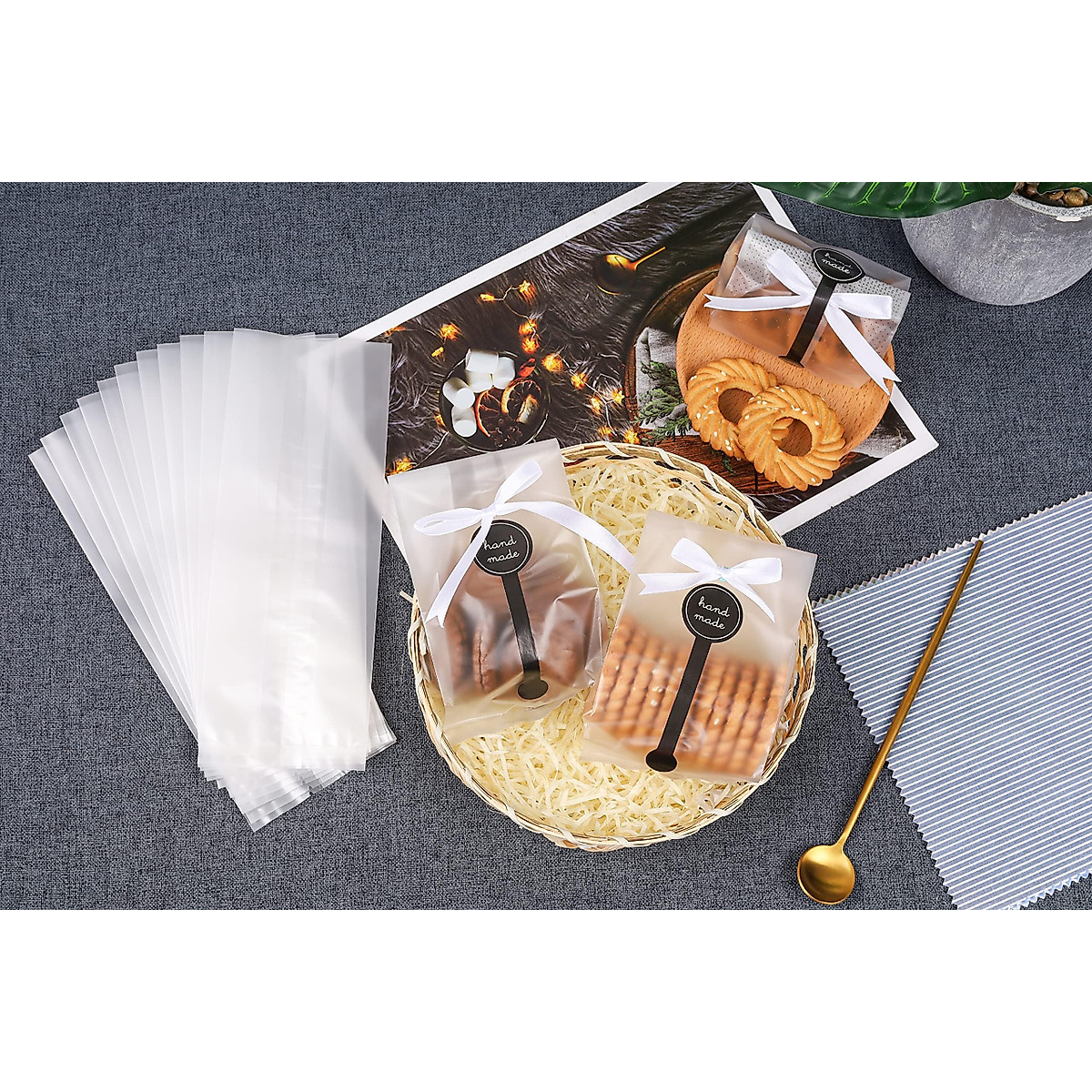 YunKo Cookie Bags for Gift Giving Cellophane Clear Treat Bags for Favors Mini Loaf, Bundt Cake, Hot Cocoa Bomb Packaging With Stickers(100PACK, Translucent)