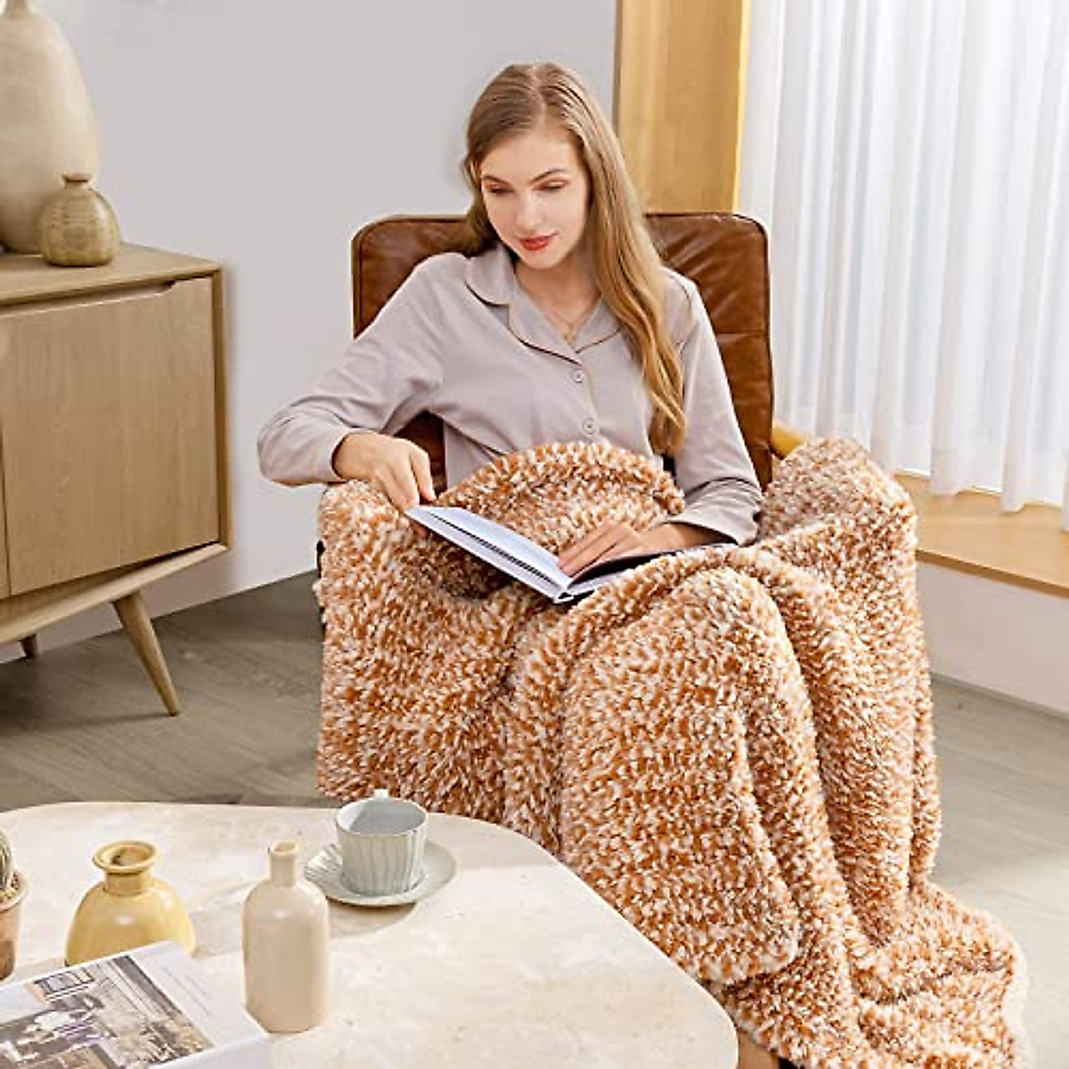 Lynnlov Throw Blanket, Super Soft Fuzzy Blanket for Couch, Sofa, Bed, Washable Lightweight Faux Rabbit Fur Blanket, Fluffy Thick Shaggy Warm Blanket with Laundry Bag, 50" x 60", Orange