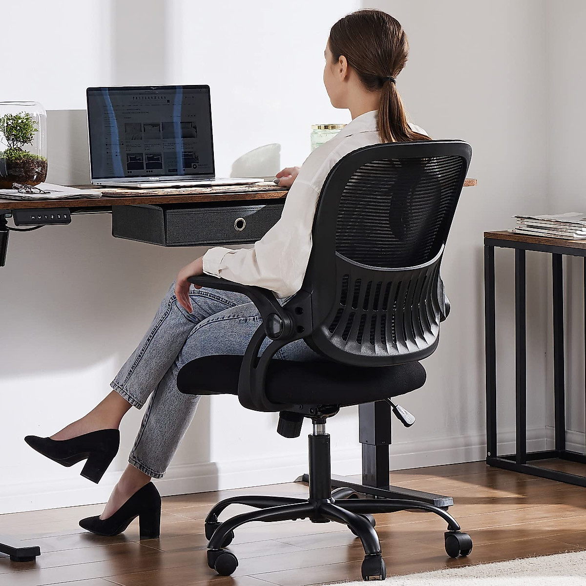 Office Chair, Desk Chair, Ergonomic Home Office Desk Chairs, Computer Chair with Flip up Armrests, Mesh Desk Chairs with Wheels, Office Desk Chair, Mid-Back Task Chair with Ergonomic Lumbar Support