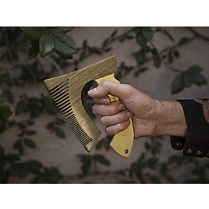 THE BEARDED AXE BEARD COMB | Original | Green Sandalwood/Boxwood | Artisan Crafted & Handmade