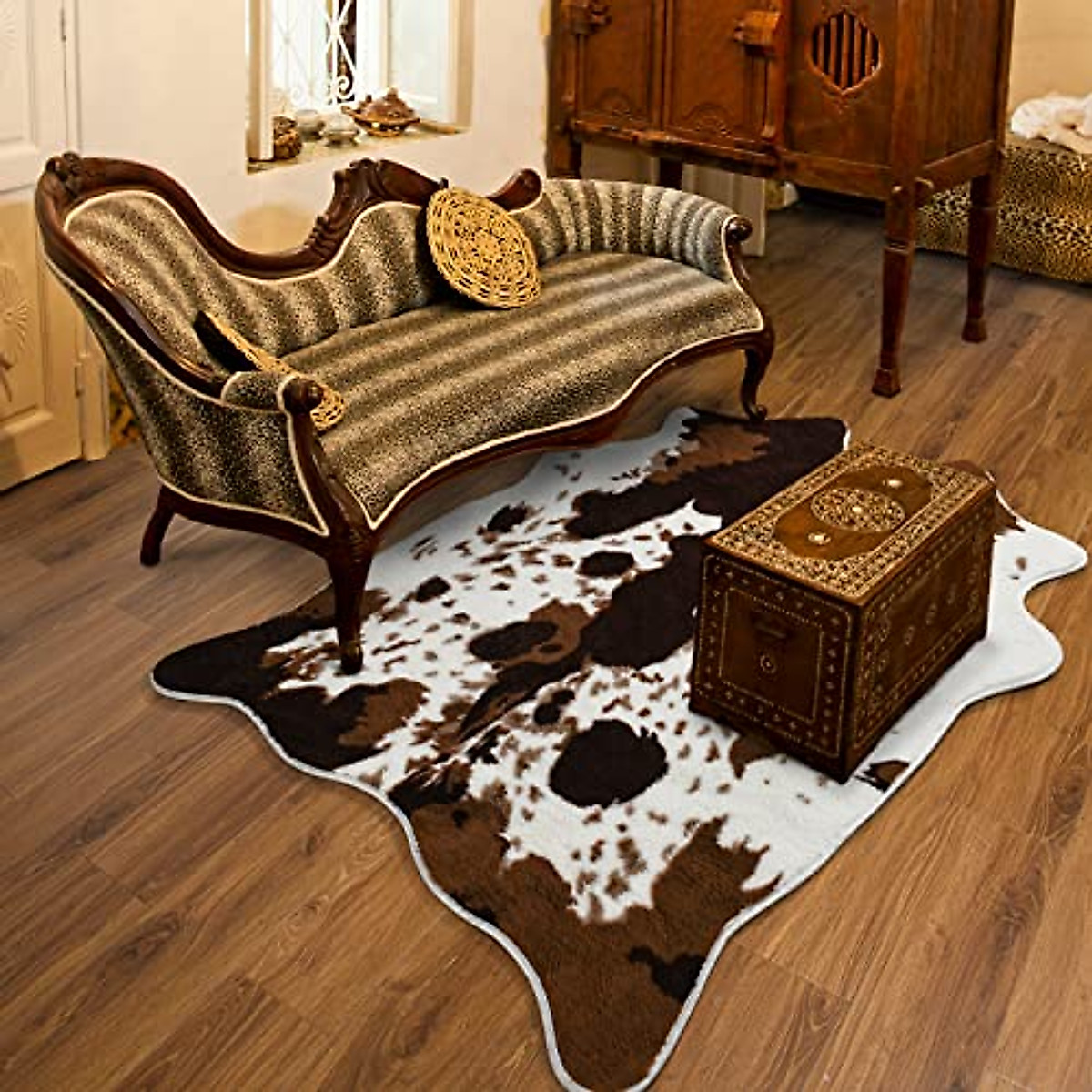 Acapet Cow Print Area Rugs Cowhide Rugs 4.6ft x5.2ft for Living Room Bedroom Western Decor, Cute Fluffy Cowhide Carpet Faux Fur Rug, Soft Fuzzy Rug for Home, Brown and White,(140 * 158cm)