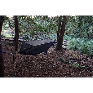 Grand Trunk Skeeter Beeter XT Hammock - Portable Hammock with Bug Net, Carabiners and Hanging Kit - Perfect for Outdoor Adventures, Backpacking, and Camping Trips (Olive & Khaki)