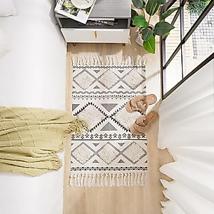 Chicrug 2x4 Runner Rug for Bedroom Bedside, Geometric Moroccan Washable Hallway Runner Carpet, Farmhouse Hand Tufted Woven Tassel Rug for Kitchen Bathroom Laundry Room Decor, Cream/Black