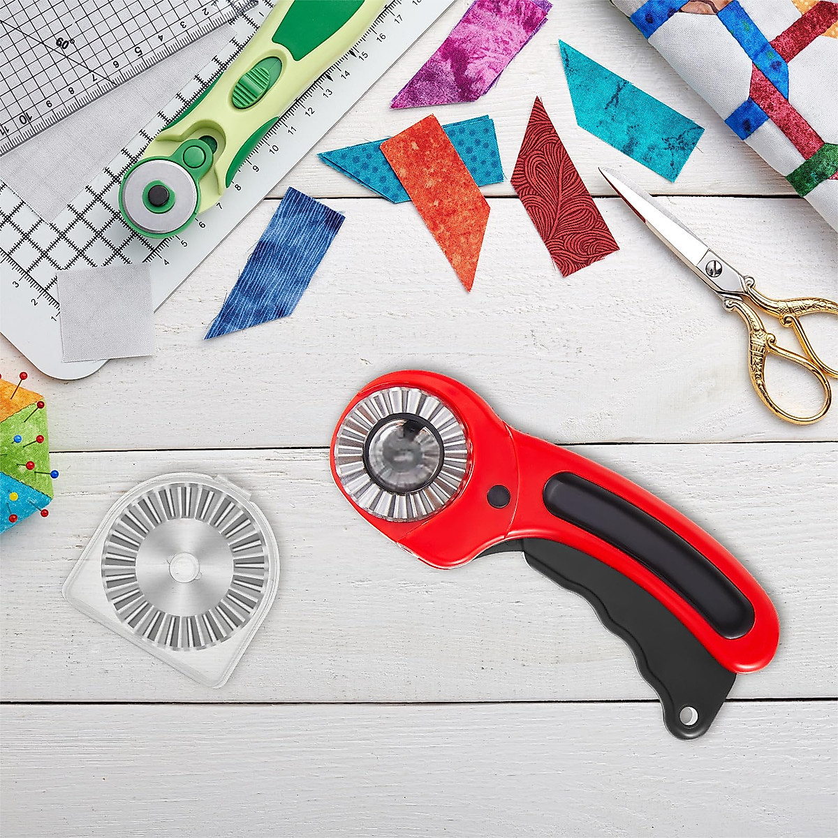 20 Pieces 45 mm Wave Rotary Blade Replacement Cutter Pinking Refill Blades Wavy Circular Edge Blade for Quilting Scrapbooking Sewing Cutting Paper Cloth Fabric Arts Crafts Tools