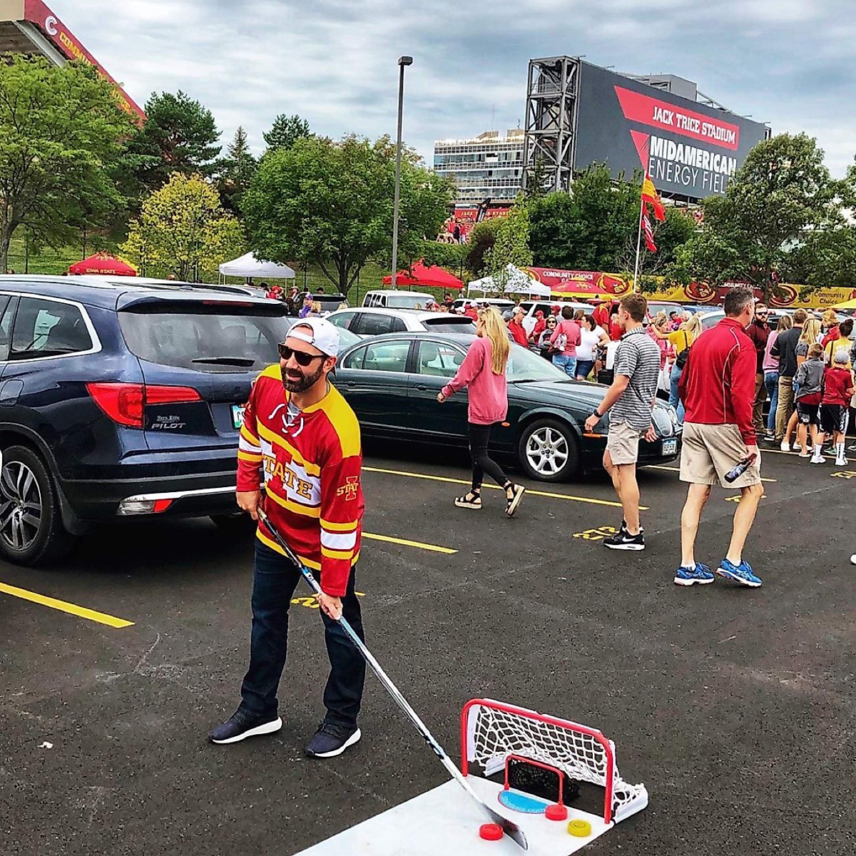 Sauce Toss: The Premium Hockey Sauce Pass Game for Playing, Passing, Training, Trick Shots and More - Tailgate Friendly and Portable Hockey Game, Supreme