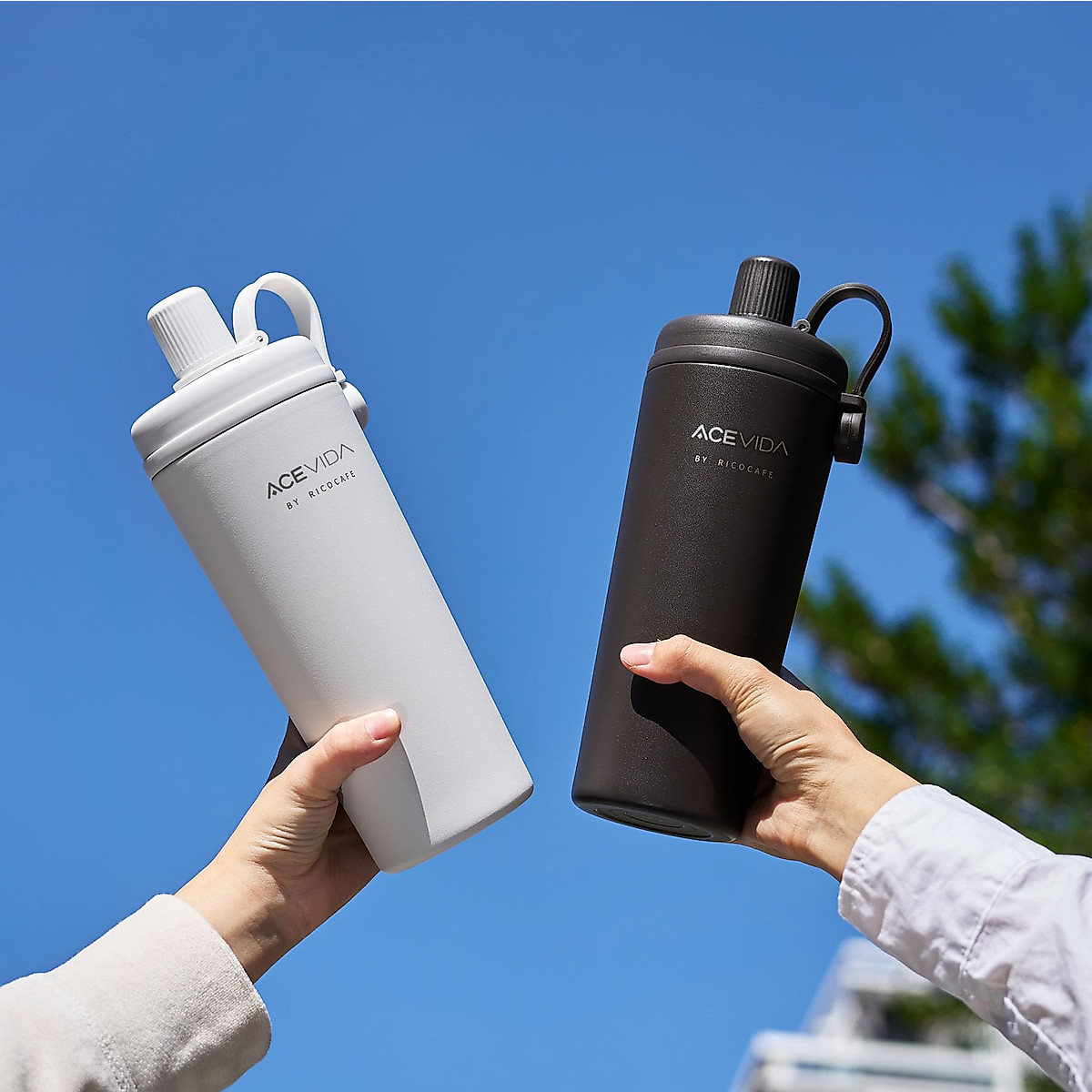 ACEVIDA 28oz Stainless Steel Double Insulated Tumbler with Ceramic Coating Inside, Magnet Design to Attract the Lid, Leakproof, Silicone Top Straw, Silicone Carry Loop, Fit in Cup Holder (White)