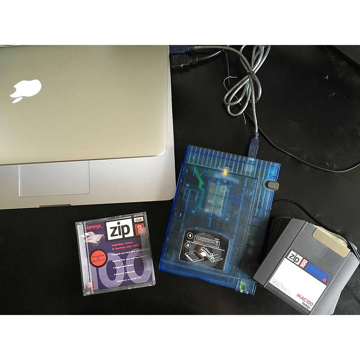 Iomega Zip 100 Portable USB Drive (PC/Mac)