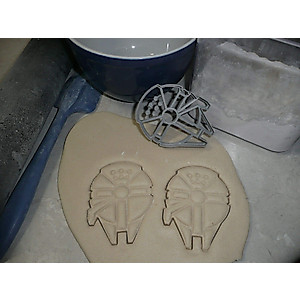 MILLENNIUM FALCON STARSHIP STAR WARS COOKIE CUTTER MADE IN USA PR2298