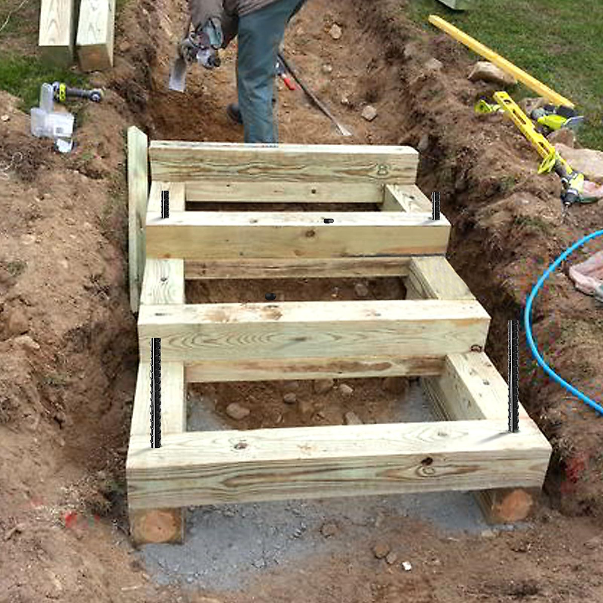 Besitu 24 Inches Straight Rebar Stakes(20-Pack), 1/2" Diameter Steel Metal Stakes for Garden with Chisel Point End Heavy Duty Ground Anchors for Landscape, Concrete Form, Camping & Trapping Black