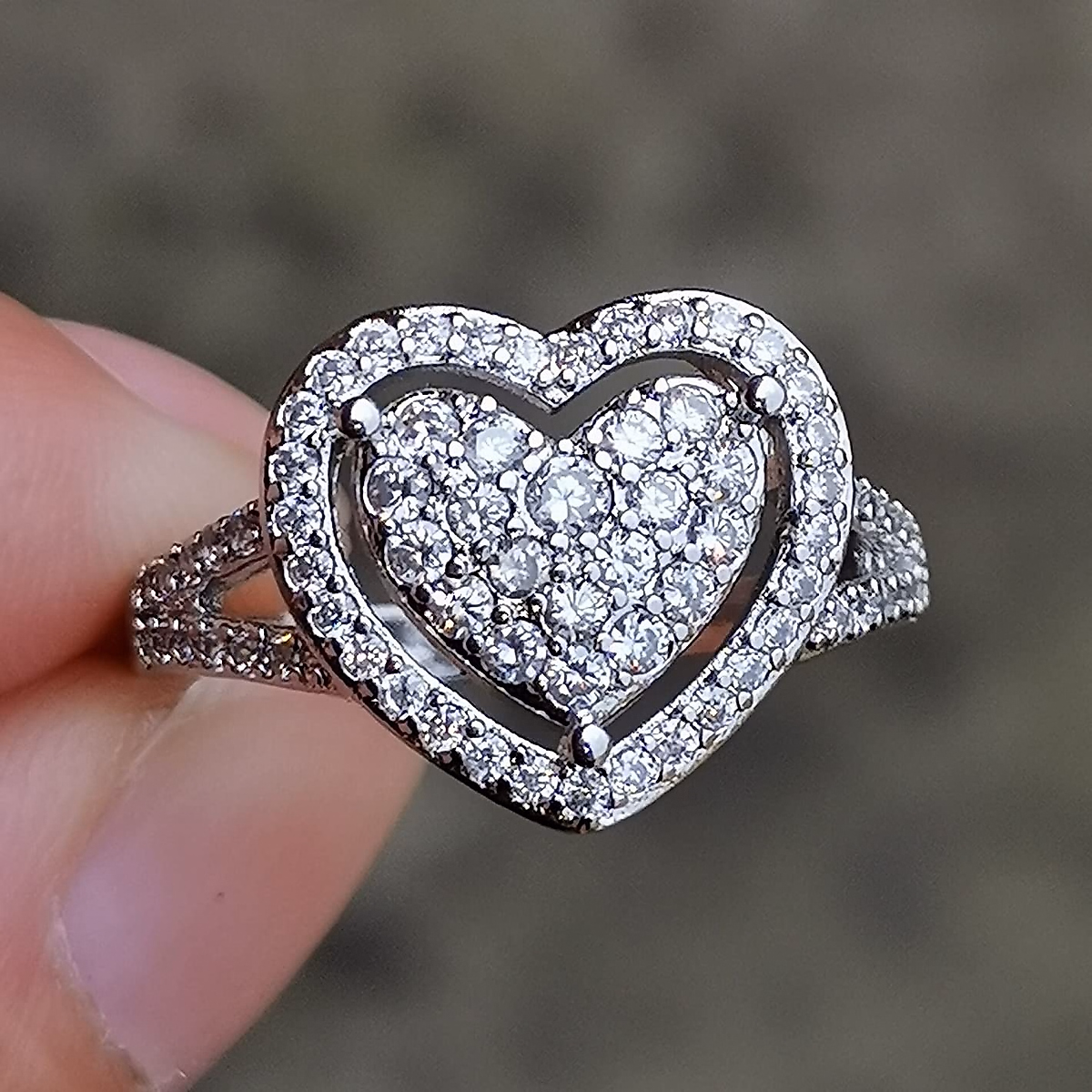 GUIDECUN Dainty Women's White Gold Plated Pavé-Set Cluster White Cubic Zirconia Love Heart-shaped Wedding Promise Rings (US size 6)