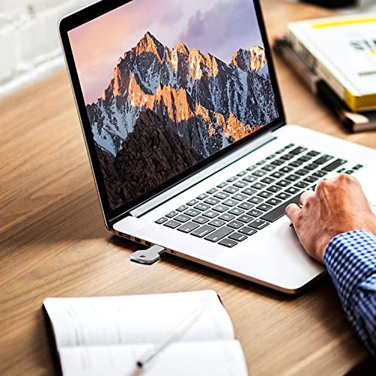 KOOTION 32GB USB Key Flash Drive Metal Thumb Drive USB 2.0 Memory Stick Keychain Tile Design, Sliver