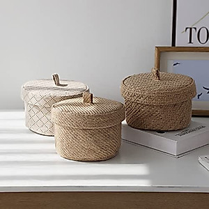 Pretty Comy Round Baskets with Lid, Decorative Linen Lidded Storage Baskets, Small Woven Basket for Organizing, 6.3 x 4.72 Inch