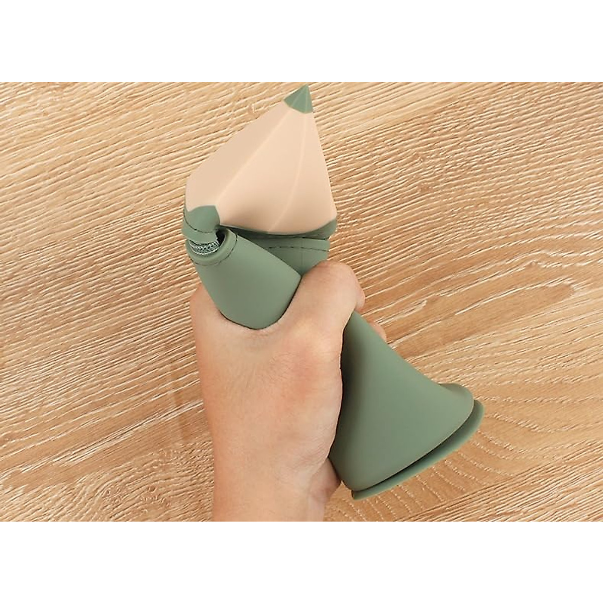 Silicone lightweight waterproof zipper pencil case pencil bag/pouch, cute colourful pencil shape, safe and quality (Sky Blue), QS-2010