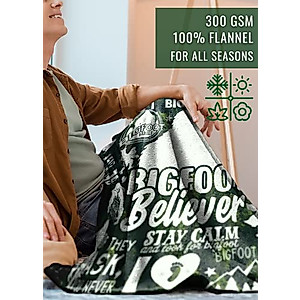 InnoBeta Bigfoot Gifts for Men Women, Sasquatch Gifts, Flannel Blanket for Sasquatch Lovers, Funny Idea for Bigfoot Lover, 50" x 65", Green Forest