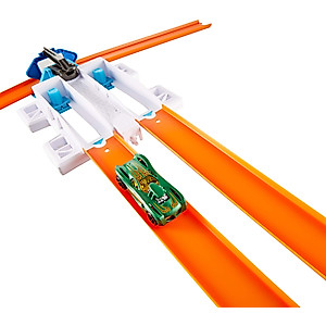 Hot Wheels Track Builder 2-Lane Launcher Playset