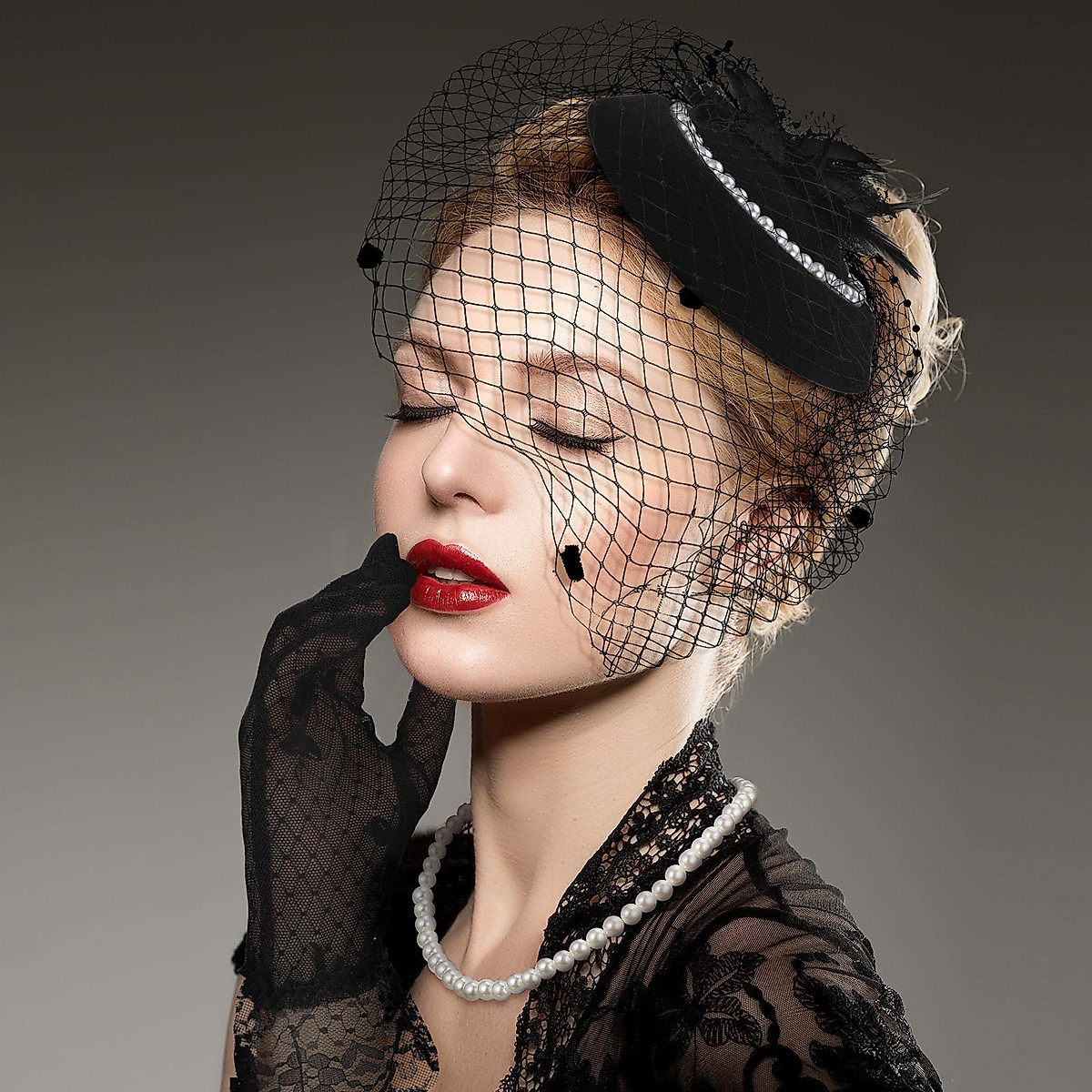 Hicarer 50s Fascinator Hat for Women Girl Funeral Veil Hat Pillbox Cocktail Tea Party Headpiece and Lace Glove Pearl Necklace(Black, Gold)