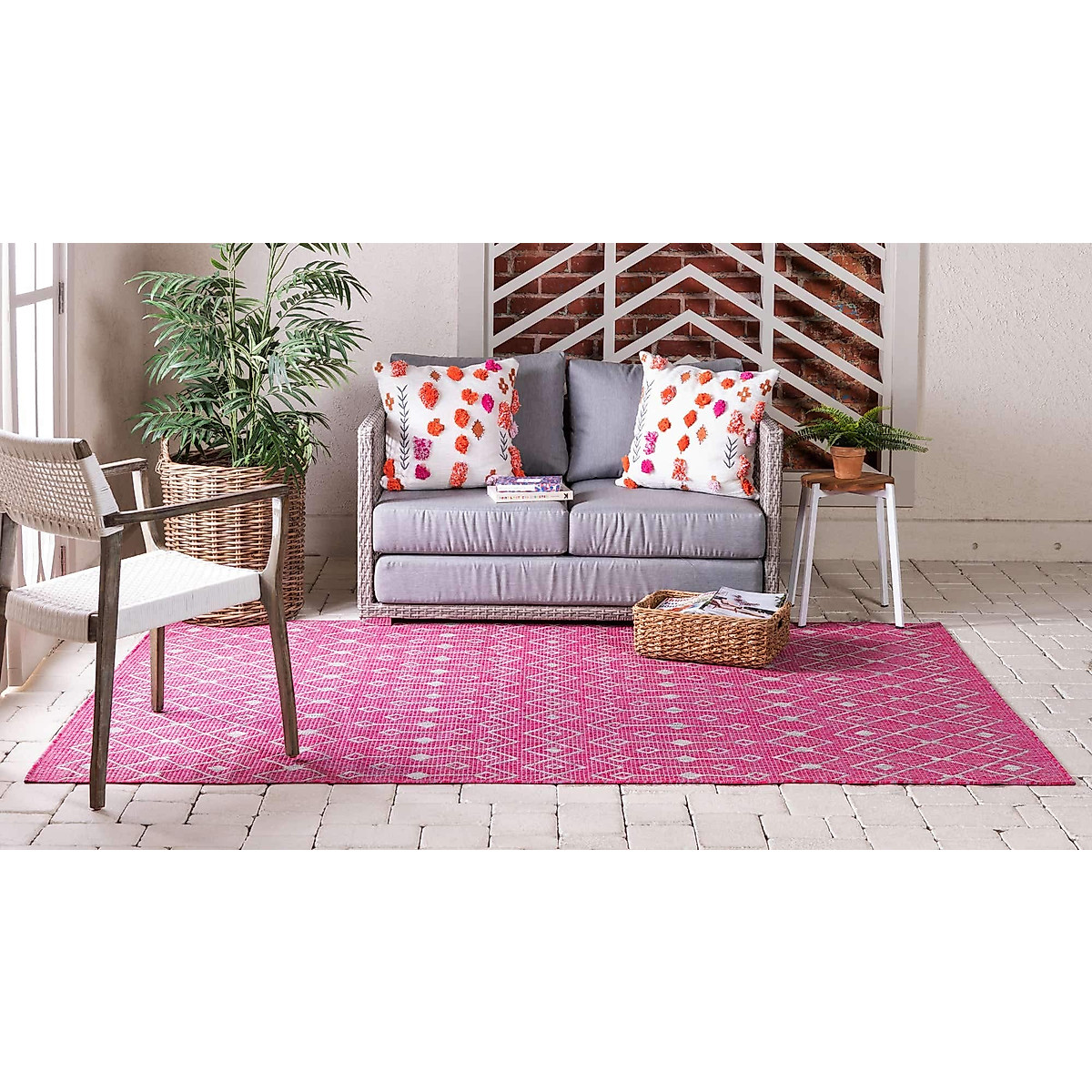 Unique Loom Outdoor Trellis Collection Area Rug - Tribal Trellis (5' 1" x 8' Rectangle, Fuschia/ Gray)